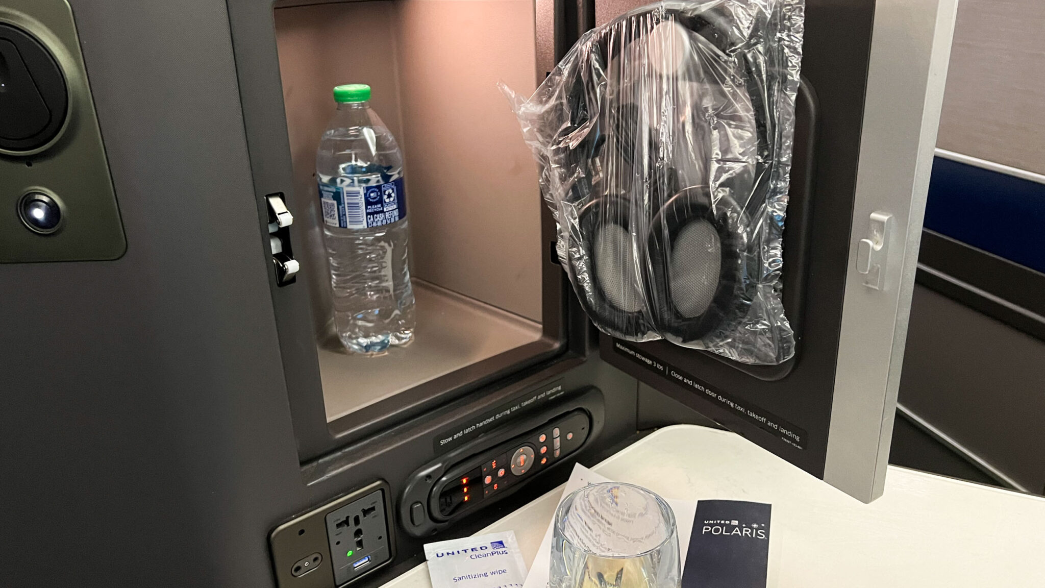 United 787-8 Polaris Business Class - JetSetDNA